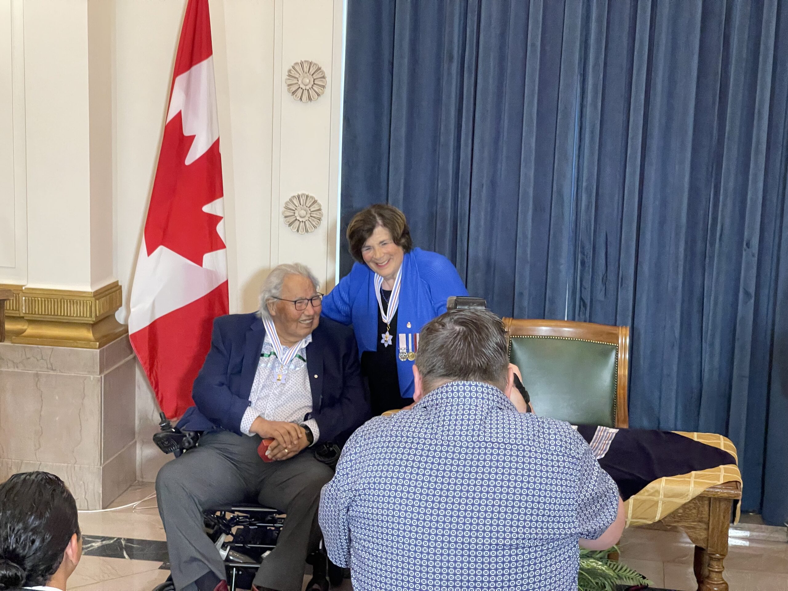 Les hommages affluent au Manitoba après le décès de Murray Sinclair ...