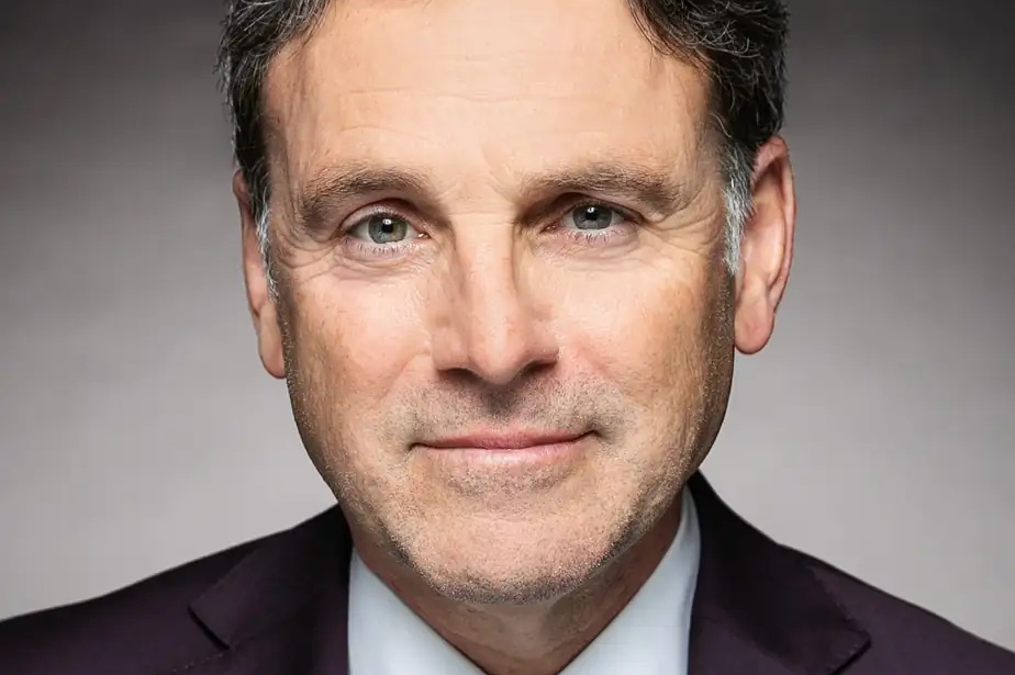 Le député libéral fédéral René Arseneault réagit à la démission de ...