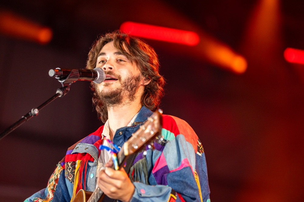 Jacques Surette lance son quatrième album « Les vieux chapeaux ...